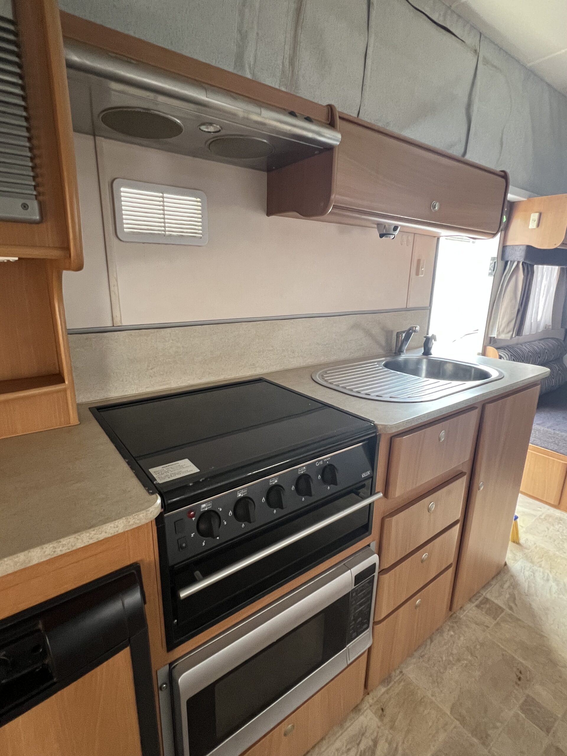 Jayco Expanda - Johnson's Caravan and Marine